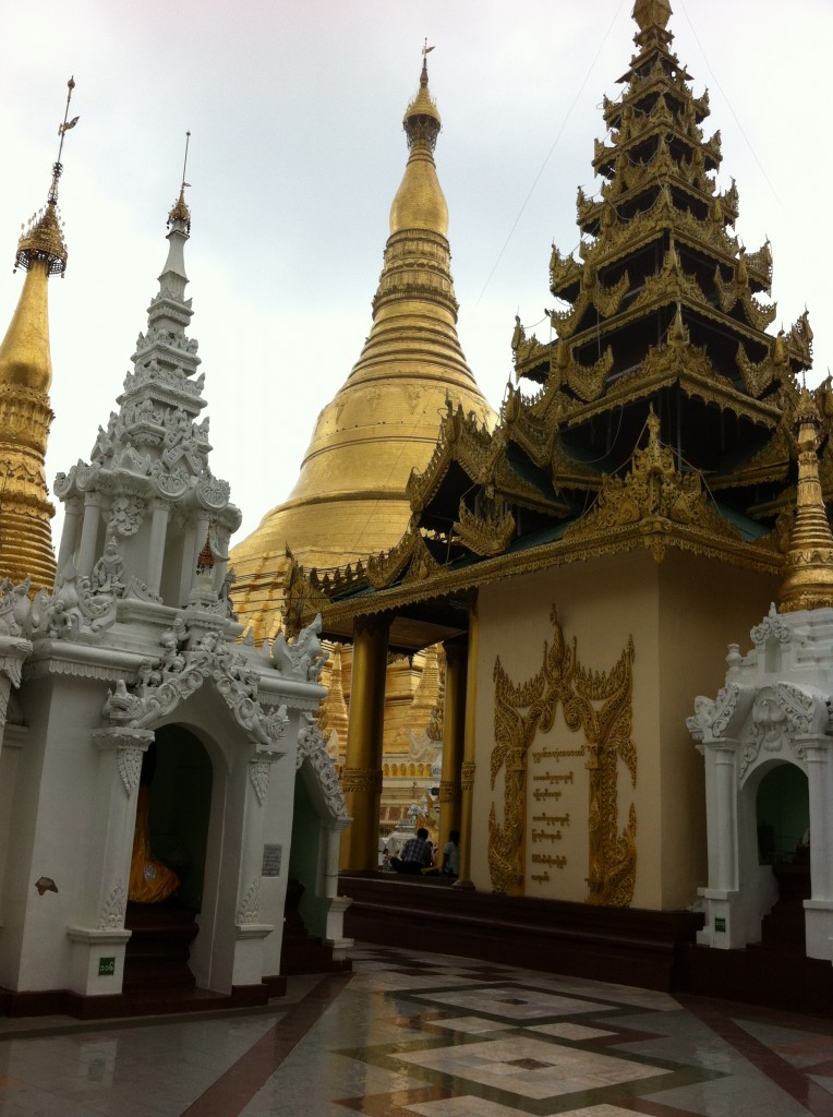 Burmas Legendary Shwedagon Pagoda: A Pilgrimage Site for the Faithful ...