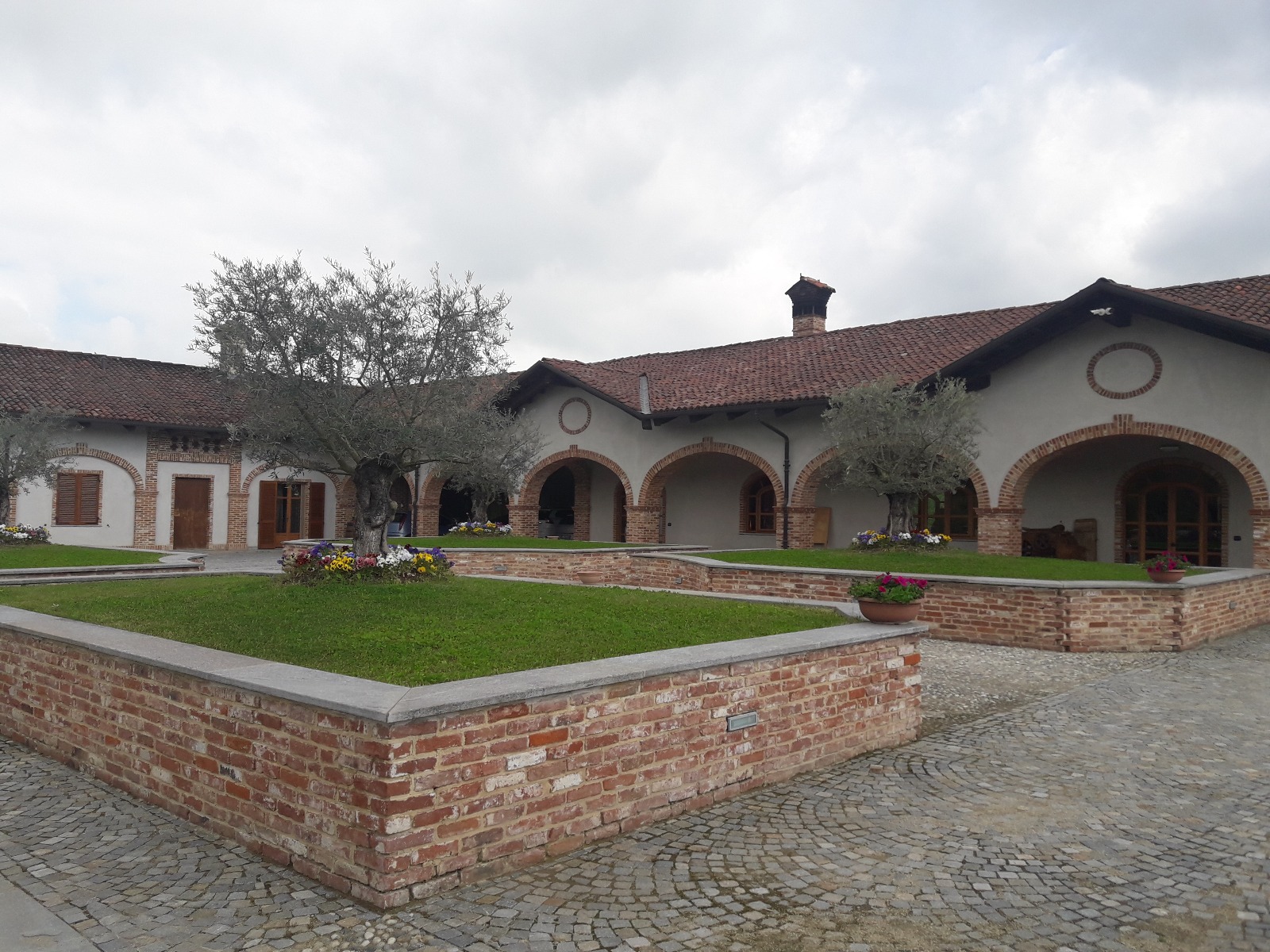 Roero Piedmont: History, Legends and Ancient Viticulture - Electrum ...