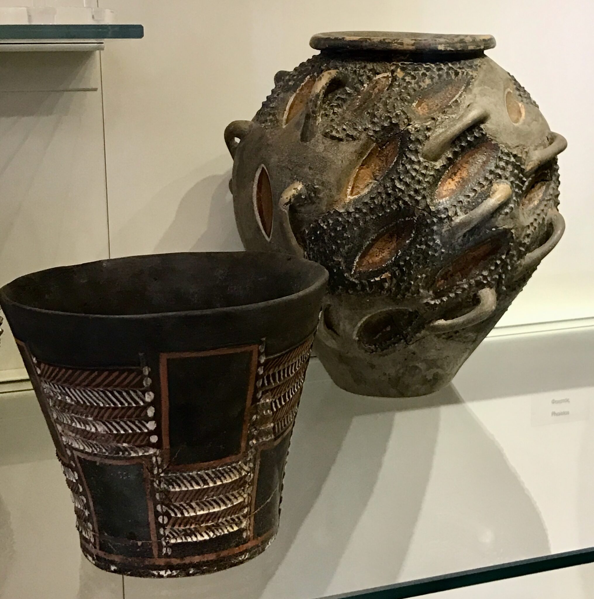 Minoan Pottery : Form and Technique - Electrum Magazine