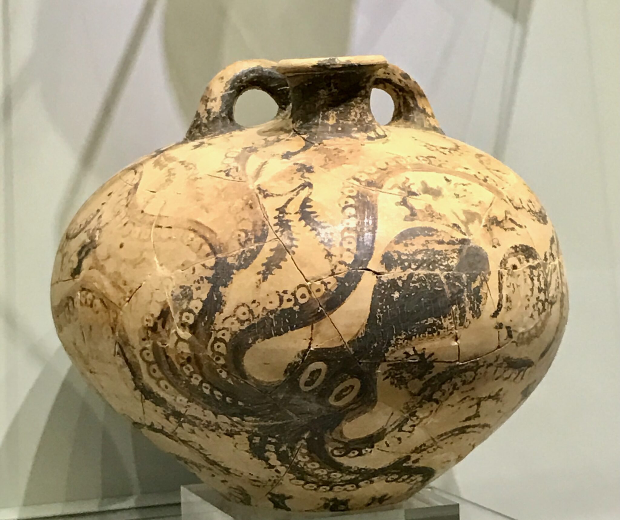Minoan Pottery : Form and Technique - Electrum Magazine
